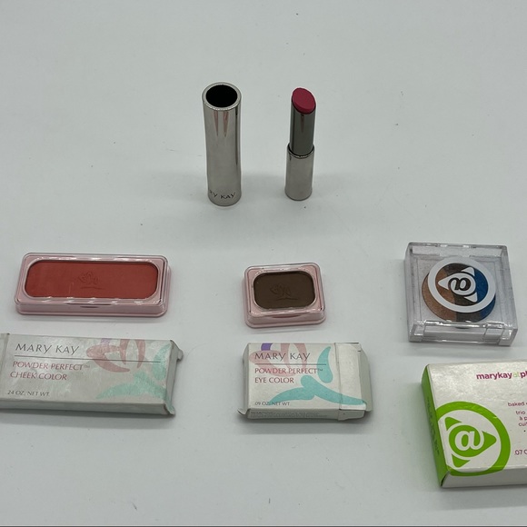 Mary Kay | Makeup | Mary Kay Lot Make Up New Eyeshadow Out Of The Blue ...